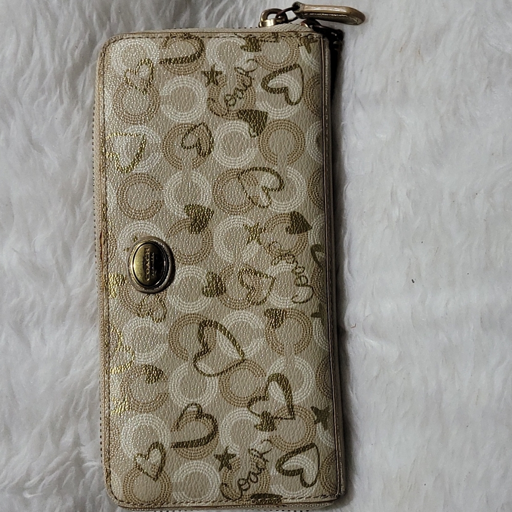 Coach Accordian Wallet Hearts Signature Leather Conti… - Gem